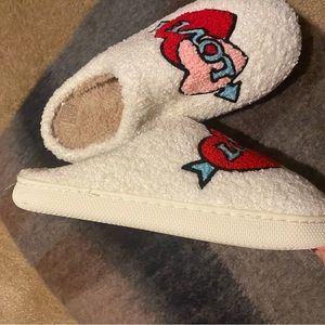 Unbranded | Shoes | Cozy Love Heart Arrow Slippers Valentines Day ...